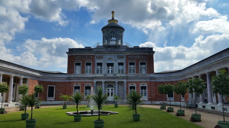 Hotel Potsdam - ⭐⭐⭐⭐ INSELHOTEL auf Potsdams schönster Insel